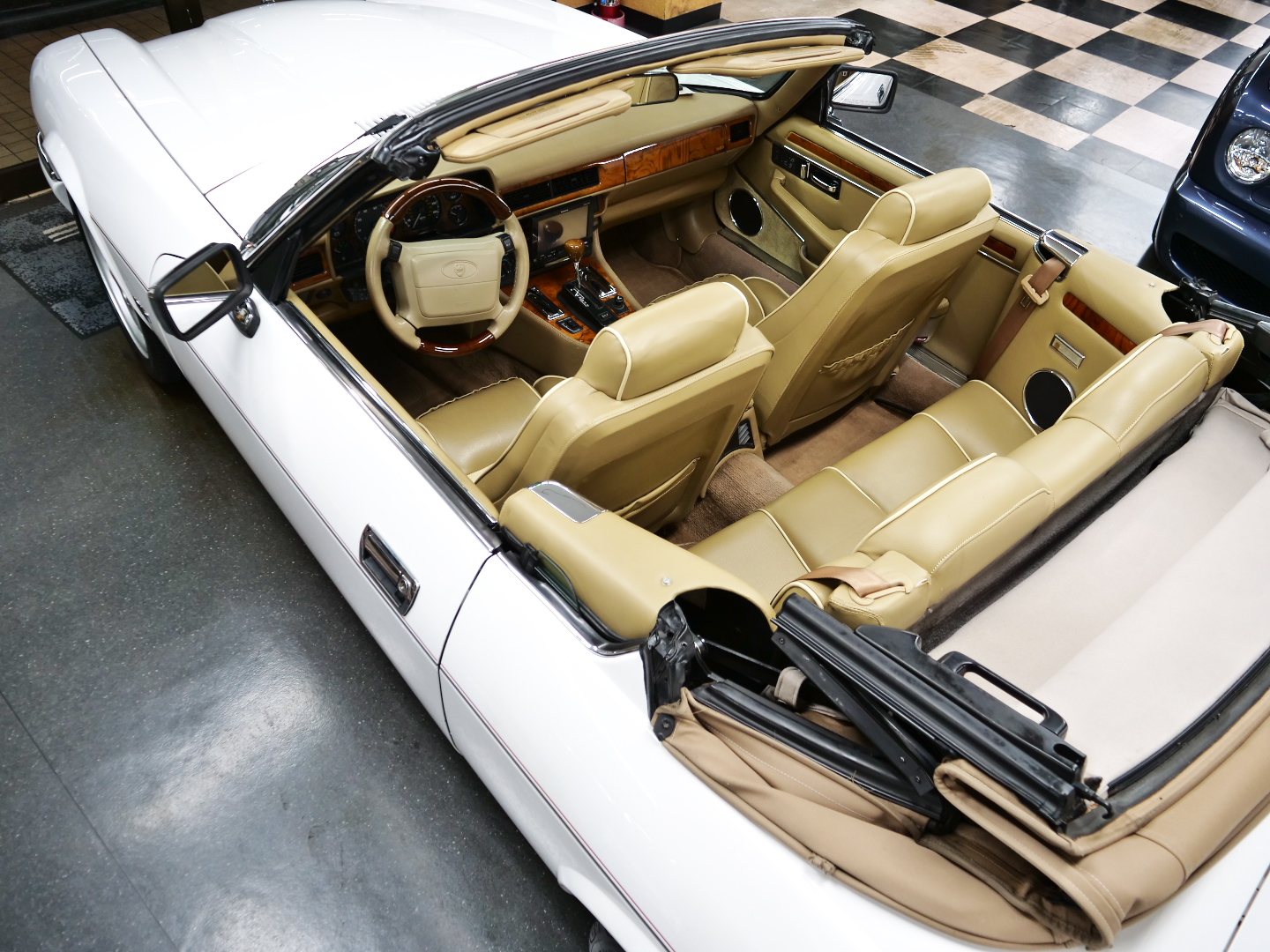 www caesar co jp 中 の ブログ 欄 クリック で ブログ 内 検察 欄 に 95 xjs コン バ で