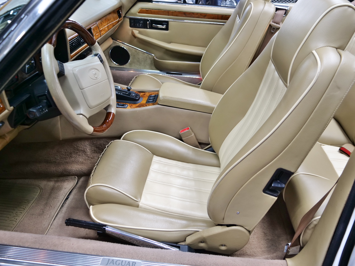 www caesar co jp 中 の ブログ 欄 クリック で ブログ 内 検察 欄 に 95 xjs コン バ で