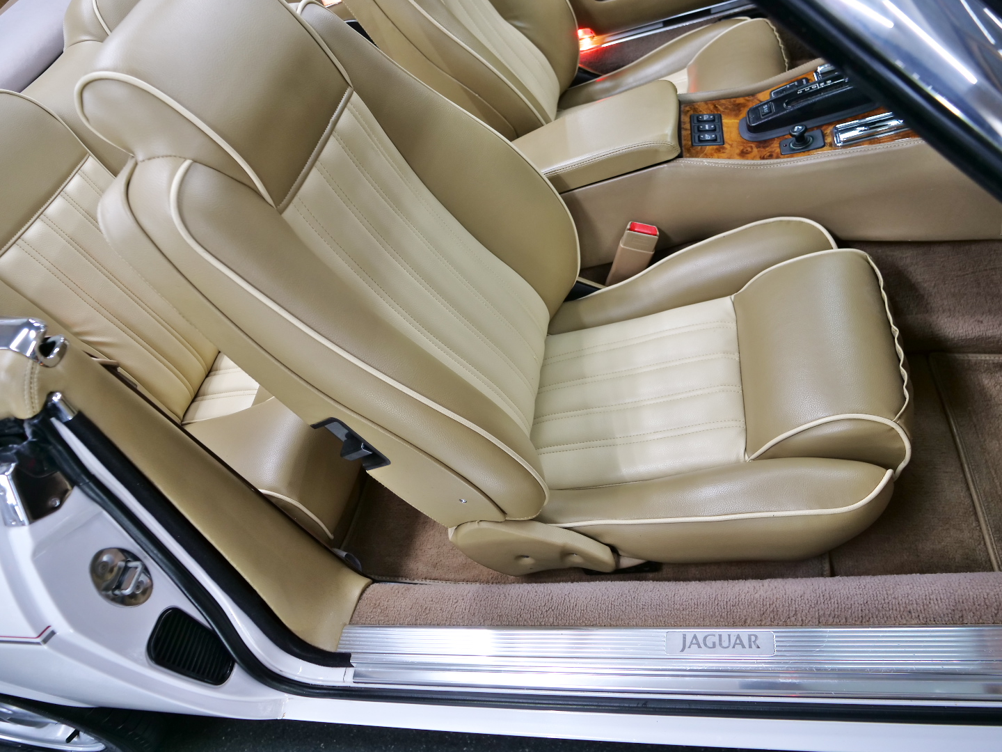 www caesar co jp 中 の ブログ 欄 クリック で ブログ 内 検察 欄 に 95 xjs コン バ で