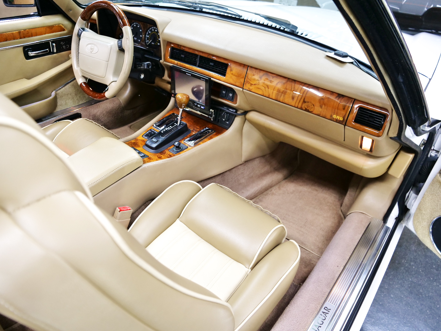 www caesar co jp 中 の ブログ 欄 クリック で ブログ 内 検察 欄 に 95 xjs コン バ で